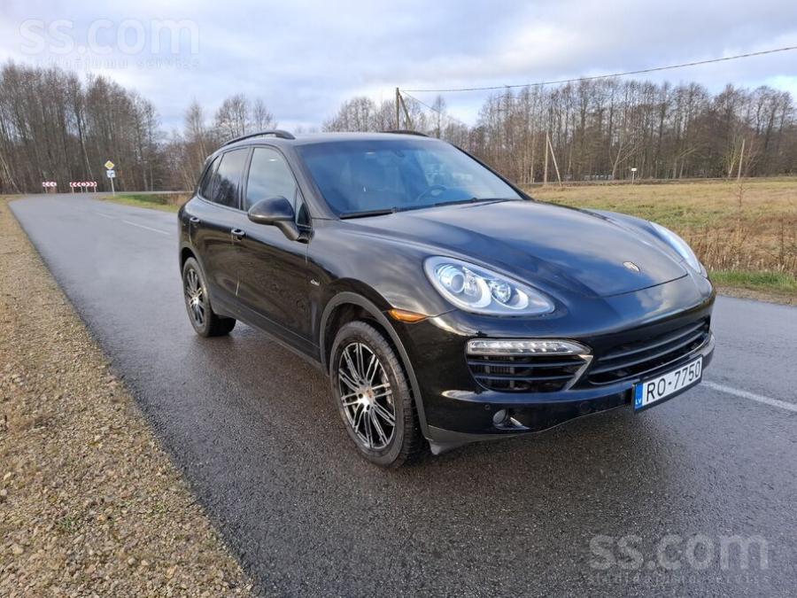 Melns Porsche Cayenne 2014 Rīga, ar dzinēja tilpumu 3.00 L un nobraukumu 261 tūkst. km par 16650 €, foto 1 vietnē AUTOMOTO.COM.LV
