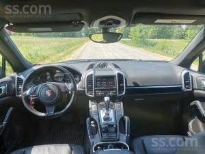 Melns Porsche Cayenne 2014 Rīga, ar dzinēja tilpumu 3.00 L un nobraukumu 261 tūkst. km par 16650 €, foto 7 vietnē AUTOMOTO.COM.LV