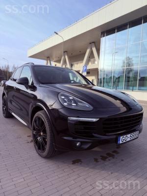 Melns Porsche Cayenne 2014 Rēzekne, ar dzinēja tilpumu 4.20 L un nobraukumu 224 tūkst. km par 28500 €, foto  vietnē AUTOMOTO.COM.LV