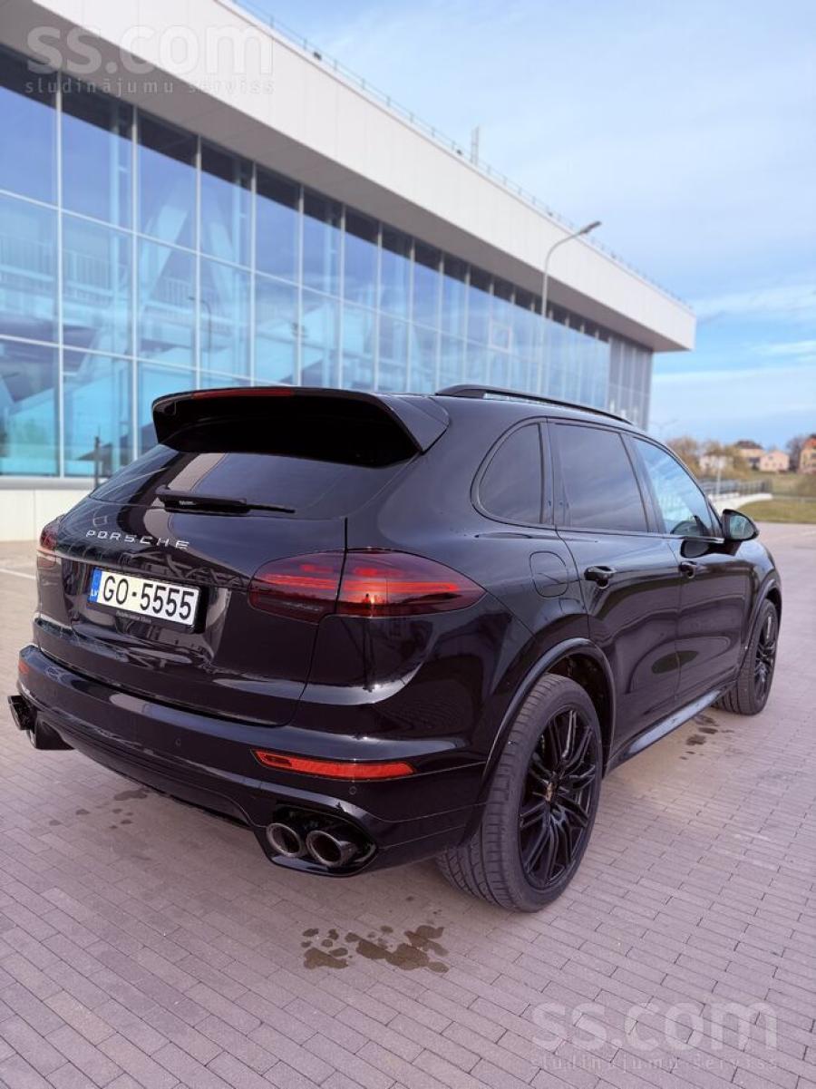 Melns Porsche Cayenne 2014 Rēzekne, ar dzinēja tilpumu 4.20 L un nobraukumu 224 tūkst. km par 28500 €, foto 5 vietnē AUTOMOTO.COM.LV