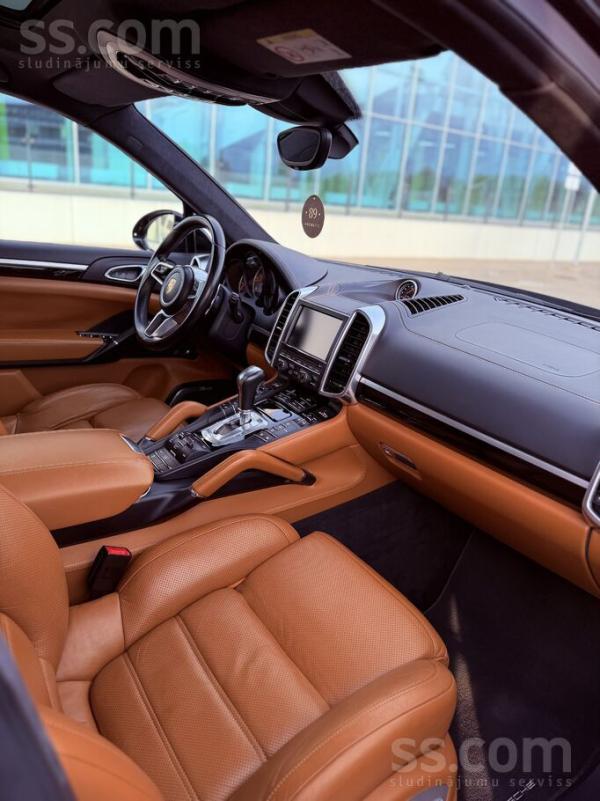 Melns Porsche Cayenne 2014 Rēzekne, ar dzinēja tilpumu 4.20 L un nobraukumu 224 tūkst. km par 28500 €, foto 7 vietnē AUTOMOTO.COM.LV