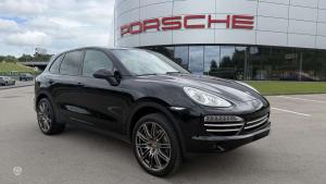 Melns Porsche Cayenne 2014 Viļņa, ar dzinēja tilpumu 2.97 L un nobraukumu 230 tūkst. km par 16700 €, foto 4 vietnē AUTOMOTO.COM.LV