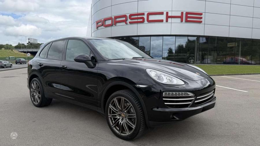 Melns Porsche Cayenne 2014 Viļņa, ar dzinēja tilpumu 2.97 L un nobraukumu 230 tūkst. km par 16700 €, foto 4 vietnē AUTOMOTO.COM.LV