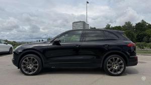 Melns Porsche Cayenne 2014 Viļņa, ar dzinēja tilpumu 2.97 L un nobraukumu 230 tūkst. km par 16700 €, foto 5 vietnē AUTOMOTO.COM.LV