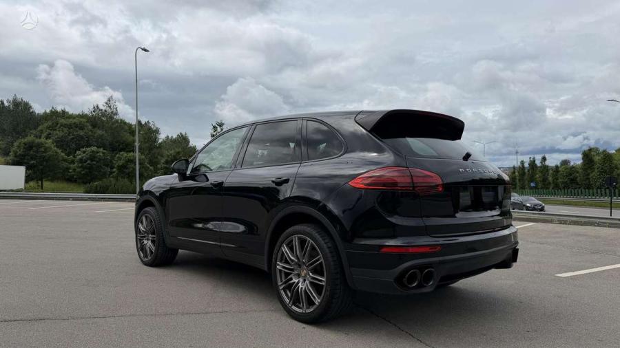 Melns Porsche Cayenne 2014 Viļņa, ar dzinēja tilpumu 2.97 L un nobraukumu 230 tūkst. km par 16700 €, foto 7 vietnē AUTOMOTO.COM.LV