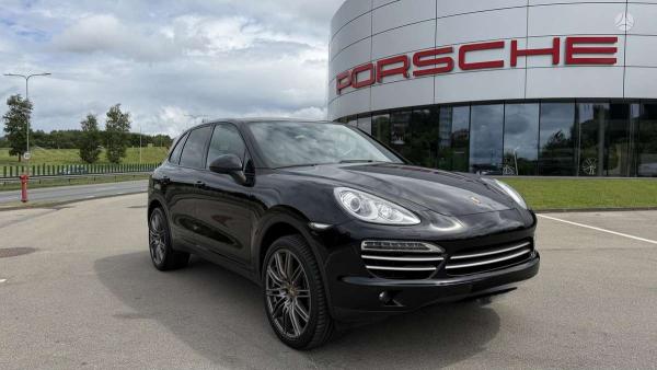 Black Porsche Cayenne 2014 in Vilnius, with an engine capacity of 2.97 L and mileage of 230 thousand km for 16700 €, photo 7 on AUTOMOTO.COM.LV