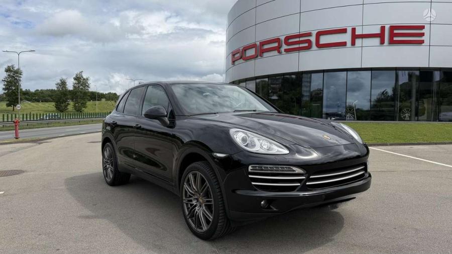 Melns Porsche Cayenne 2014 Viļņa, ar dzinēja tilpumu 2.97 L un nobraukumu 230 tūkst. km par 16700 €, foto 8 vietnē AUTOMOTO.COM.LV