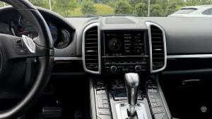 Melns Porsche Cayenne 2014 Viļņa, ar dzinēja tilpumu 2.97 L un nobraukumu 230 tūkst. km par 16700 €, foto 11 vietnē AUTOMOTO.COM.LV