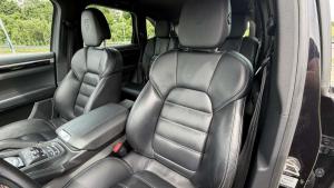 Melns Porsche Cayenne 2014 Viļņa, ar dzinēja tilpumu 2.97 L un nobraukumu 230 tūkst. km par 16700 €, foto 12 vietnē AUTOMOTO.COM.LV