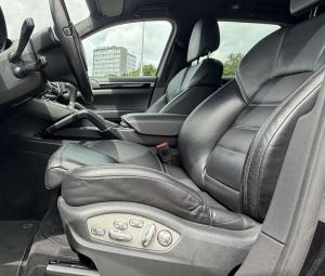 Melns Porsche Cayenne 2014 Viļņa, ar dzinēja tilpumu 2.97 L un nobraukumu 230 tūkst. km par 16700 €, foto 13 vietnē AUTOMOTO.COM.LV