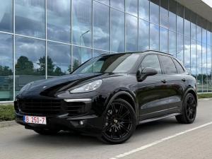 Melns Porsche Cayenne 2014 Rēzekne, ar dzinēja tilpumu 4.20 L un nobraukumu 227 tūkst. km par 26990 €, foto 3 vietnē AUTOMOTO.COM.LV