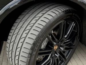 Melns Porsche Cayenne 2014 Rēzekne, ar dzinēja tilpumu 4.20 L un nobraukumu 227 tūkst. km par 26990 €, foto 10 vietnē AUTOMOTO.COM.LV