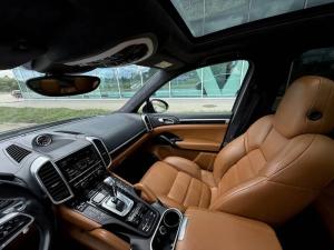 Melns Porsche Cayenne 2014 Rēzekne, ar dzinēja tilpumu 4.20 L un nobraukumu 227 tūkst. km par 26990 €, foto 13 vietnē AUTOMOTO.COM.LV