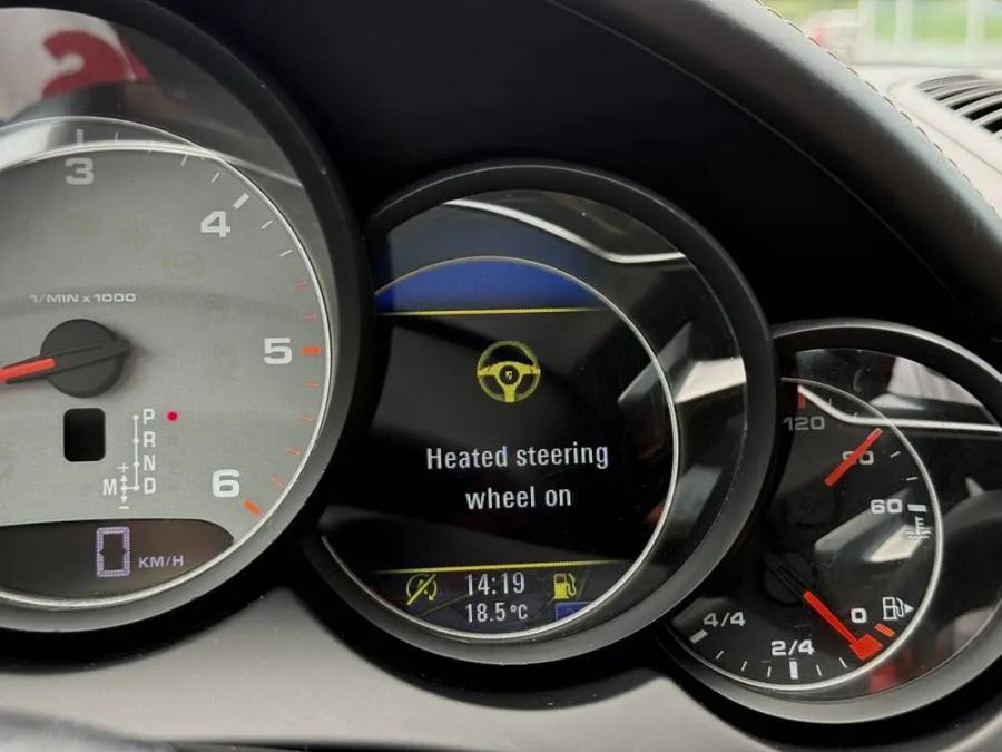 Melns Porsche Cayenne 2014 Rēzekne, ar dzinēja tilpumu 4.20 L un nobraukumu 227 tūkst. km par 26990 €, foto 27 vietnē AUTOMOTO.COM.LV