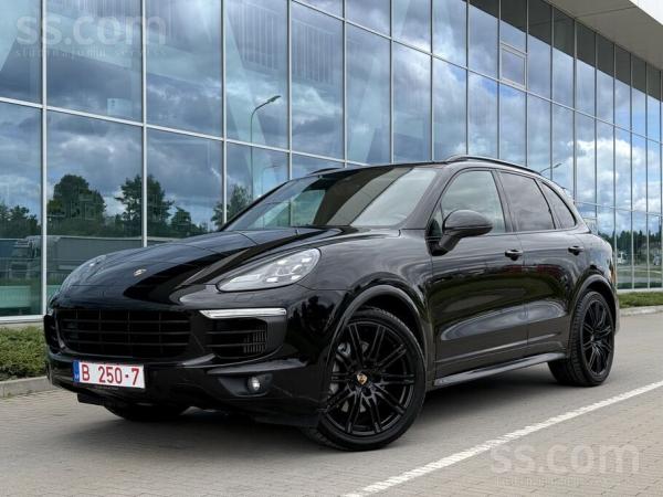 Black Porsche Cayenne 2014 in Rezekne, with an engine capacity of 4.20 L and mileage of 227 thousand km for 26990 €, photo 2 on AUTOMOTO.COM.LV