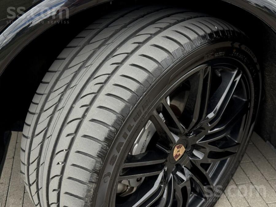 Melns Porsche Cayenne 2014 Rēzekne, ar dzinēja tilpumu 4.20 L un nobraukumu 227 tūkst. km par 26990 €, foto 10 vietnē AUTOMOTO.COM.LV