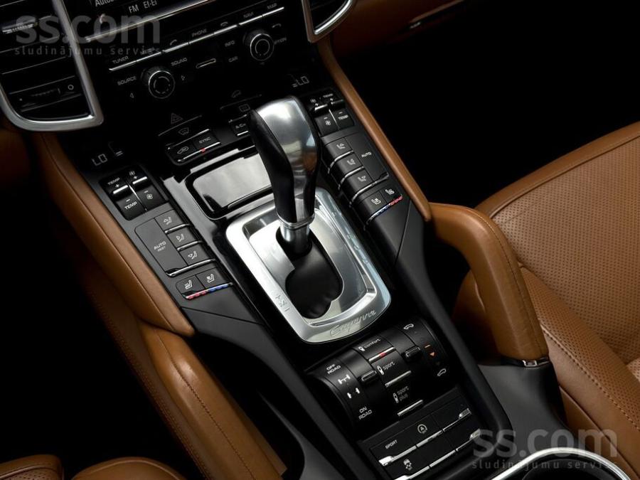 Melns Porsche Cayenne 2014 Rēzekne, ar dzinēja tilpumu 4.20 L un nobraukumu 227 tūkst. km par 26990 €, foto 14 vietnē AUTOMOTO.COM.LV