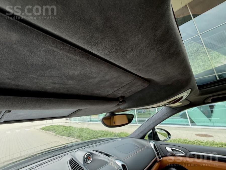 Melns Porsche Cayenne 2014 Rēzekne, ar dzinēja tilpumu 4.20 L un nobraukumu 227 tūkst. km par 26990 €, foto 20 vietnē AUTOMOTO.COM.LV