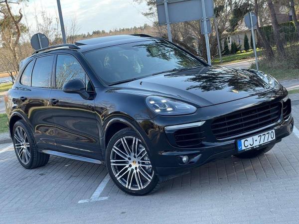 Black Porsche Cayenne 2014 in Jurmala, with an engine capacity of 4.13 L and mileage of 171 thousand km for 25600 €, photo 5 on AUTOMOTO.COM.LV