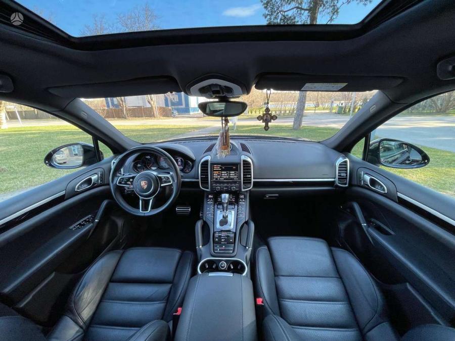 Melns Porsche Cayenne 2014 Jūrmala, ar dzinēja tilpumu 4.13 L un nobraukumu 171 tūkst. km par 25600 €, foto 21 vietnē AUTOMOTO.COM.LV
