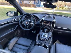 Melns Porsche Cayenne 2014 Jūrmala, ar dzinēja tilpumu 4.13 L un nobraukumu 171 tūkst. km par 25600 €, foto 22 vietnē AUTOMOTO.COM.LV