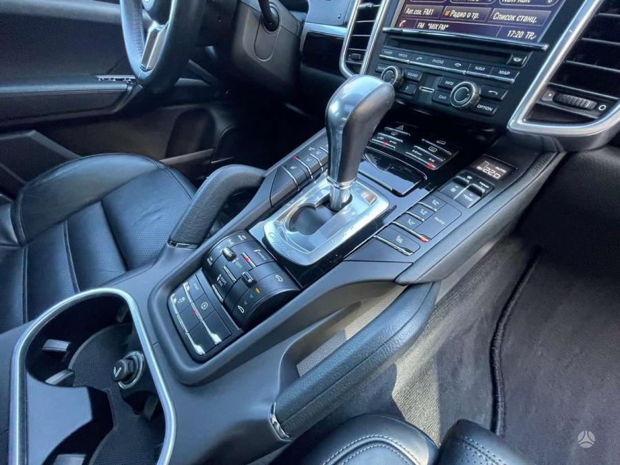 Melns Porsche Cayenne 2014 Jūrmala, ar dzinēja tilpumu 4.13 L un nobraukumu 171 tūkst. km par 25600 €, foto 28 vietnē AUTOMOTO.COM.LV
