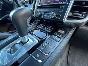 Melns Porsche Cayenne 2014 Jūrmala, ar dzinēja tilpumu 4.13 L un nobraukumu 171 tūkst. km par 25600 €, foto 29 vietnē AUTOMOTO.COM.LV