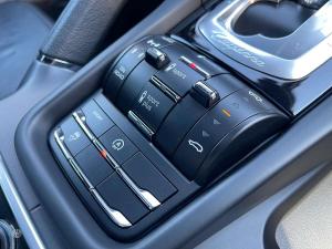 Melns Porsche Cayenne 2014 Jūrmala, ar dzinēja tilpumu 4.13 L un nobraukumu 171 tūkst. km par 25600 €, foto 32 vietnē AUTOMOTO.COM.LV