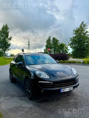 Melns Porsche Cayenne 2014 Rīga, ar dzinēja tilpumu 3.00 L un nobraukumu 354 tūkst. km par 16300 €, foto  vietnē AUTOMOTO.COM.LV