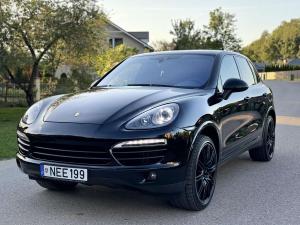 Melns Porsche Cayenne 2014 Kauņa, ar dzinēja tilpumu 4.13 L un nobraukumu 254 tūkst. km par 21900 €, foto  vietnē AUTOMOTO.COM.LV