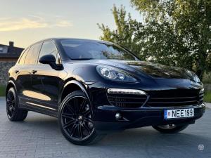 Black Porsche Cayenne 2014 in Kaunas, with an engine capacity of 4.13 L and mileage of 254 thousand km for 21900 €, photo 8 on AUTOMOTO.COM.LV