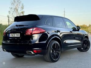 Black Porsche Cayenne 2014 in Kaunas, with an engine capacity of 4.13 L and mileage of 254 thousand km for 21900 €, photo 14 on AUTOMOTO.COM.LV