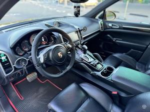 Black Porsche Cayenne 2014 in Kaunas, with an engine capacity of 4.13 L and mileage of 254 thousand km for 21900 €, photo 16 on AUTOMOTO.COM.LV