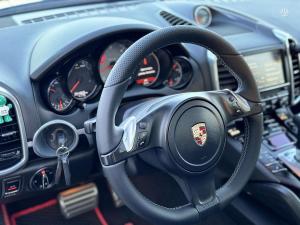 Black Porsche Cayenne 2014 in Kaunas, with an engine capacity of 4.13 L and mileage of 254 thousand km for 21900 €, photo 17 on AUTOMOTO.COM.LV