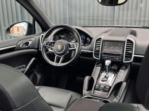 Melns Porsche Cayenne 2014 Kauņa, ar dzinēja tilpumu 3.00 L un nobraukumu 229 tūkst. km par 21900 €, foto 3 vietnē AUTOMOTO.COM.LV