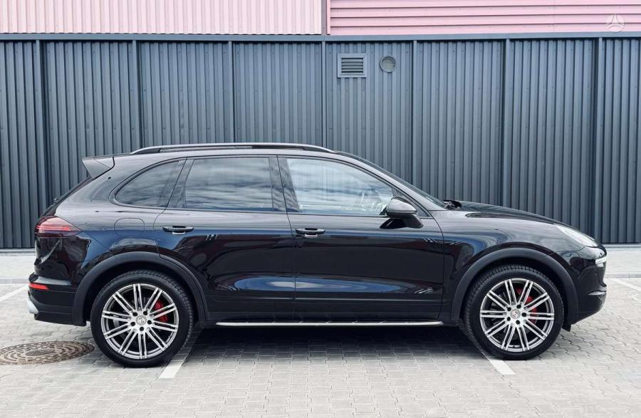 Melns Porsche Cayenne 2014 Kauņa, ar dzinēja tilpumu 3.00 L un nobraukumu 229 tūkst. km par 21900 €, foto 8 vietnē AUTOMOTO.COM.LV
