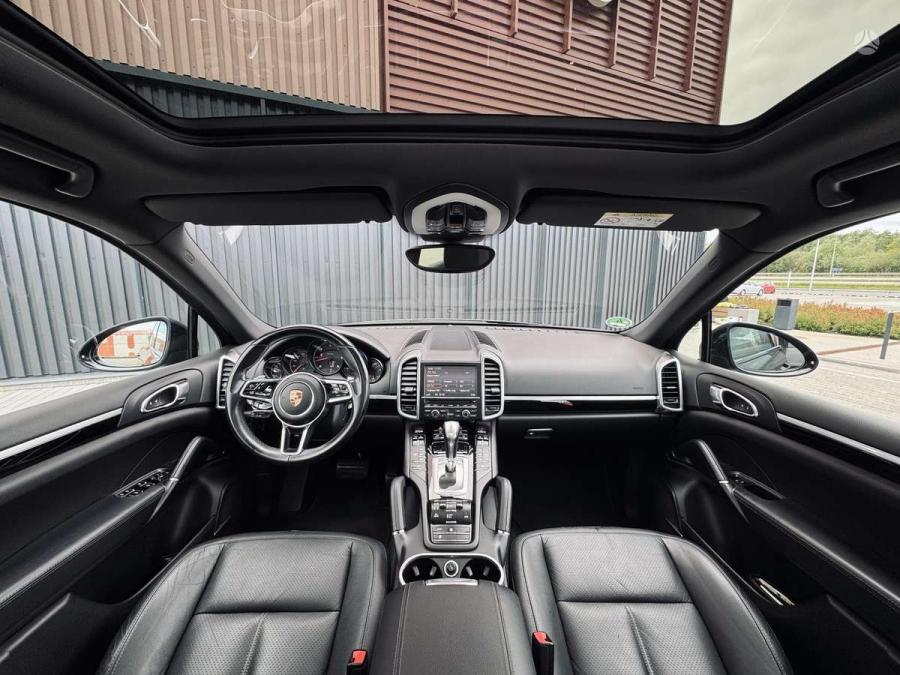 Melns Porsche Cayenne 2014 Kauņa, ar dzinēja tilpumu 3.00 L un nobraukumu 229 tūkst. km par 21900 €, foto 11 vietnē AUTOMOTO.COM.LV