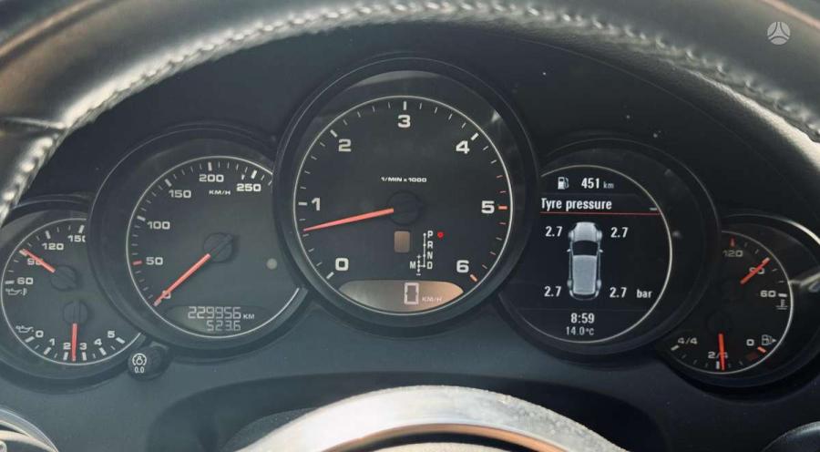 Melns Porsche Cayenne 2014 Kauņa, ar dzinēja tilpumu 3.00 L un nobraukumu 229 tūkst. km par 21900 €, foto 13 vietnē AUTOMOTO.COM.LV