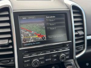 Melns Porsche Cayenne 2014 Kauņa, ar dzinēja tilpumu 3.00 L un nobraukumu 229 tūkst. km par 21900 €, foto 16 vietnē AUTOMOTO.COM.LV