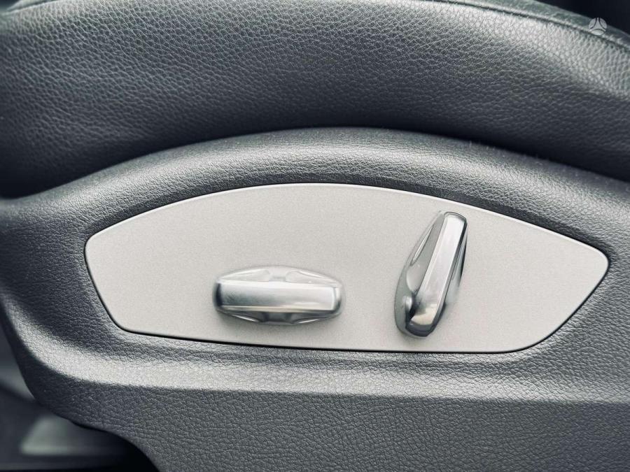 Melns Porsche Cayenne 2014 Kauņa, ar dzinēja tilpumu 3.00 L un nobraukumu 229 tūkst. km par 21900 €, foto 23 vietnē AUTOMOTO.COM.LV