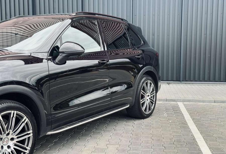 Melns Porsche Cayenne 2014 Kauņa, ar dzinēja tilpumu 3.00 L un nobraukumu 229 tūkst. km par 21900 €, foto 32 vietnē AUTOMOTO.COM.LV
