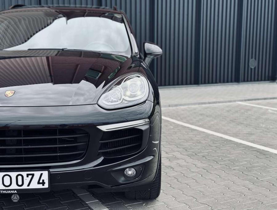 Melns Porsche Cayenne 2014 Kauņa, ar dzinēja tilpumu 3.00 L un nobraukumu 229 tūkst. km par 21900 €, foto 35 vietnē AUTOMOTO.COM.LV