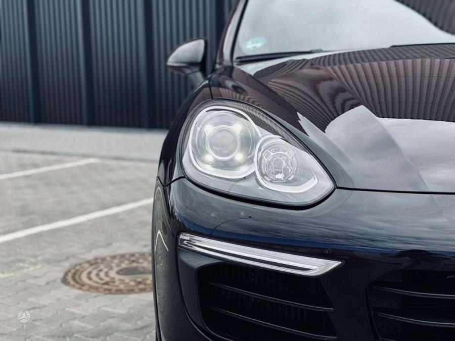 Melns Porsche Cayenne 2014 Kauņa, ar dzinēja tilpumu 3.00 L un nobraukumu 229 tūkst. km par 21900 €, foto 36 vietnē AUTOMOTO.COM.LV