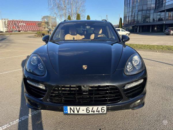 Melns Porsche Cayenne 2014 Rīga, ar dzinēja tilpumu 4.81 L un nobraukumu 250 tūkst. km par 21000 €, foto 1 vietnē AUTOMOTO.COM.LV