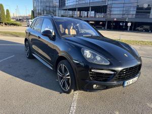 Melns Porsche Cayenne 2014 Rīga, ar dzinēja tilpumu 4.81 L un nobraukumu 250 tūkst. km par 21000 €, foto 3 vietnē AUTOMOTO.COM.LV