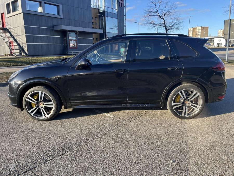 Melns Porsche Cayenne 2014 Rīga, ar dzinēja tilpumu 4.81 L un nobraukumu 250 tūkst. km par 21000 €, foto 5 vietnē AUTOMOTO.COM.LV