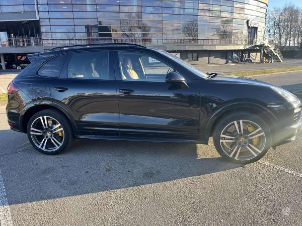 Melns Porsche Cayenne 2014 Rīga, ar dzinēja tilpumu 4.81 L un nobraukumu 250 tūkst. km par 21000 €, foto 7 vietnē AUTOMOTO.COM.LV