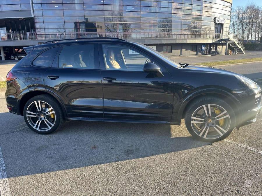 Melns Porsche Cayenne 2014 Rīga, ar dzinēja tilpumu 4.81 L un nobraukumu 250 tūkst. km par 21000 €, foto 7 vietnē AUTOMOTO.COM.LV