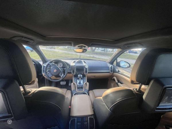 Melns Porsche Cayenne 2014 Rīga, ar dzinēja tilpumu 4.81 L un nobraukumu 250 tūkst. km par 21000 €, foto 8 vietnē AUTOMOTO.COM.LV