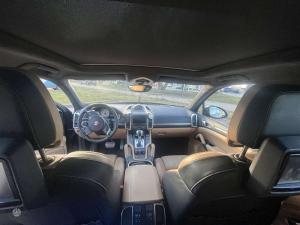 Melns Porsche Cayenne 2014 Rīga, ar dzinēja tilpumu 4.81 L un nobraukumu 250 tūkst. km par 21000 €, foto 8 vietnē AUTOMOTO.COM.LV